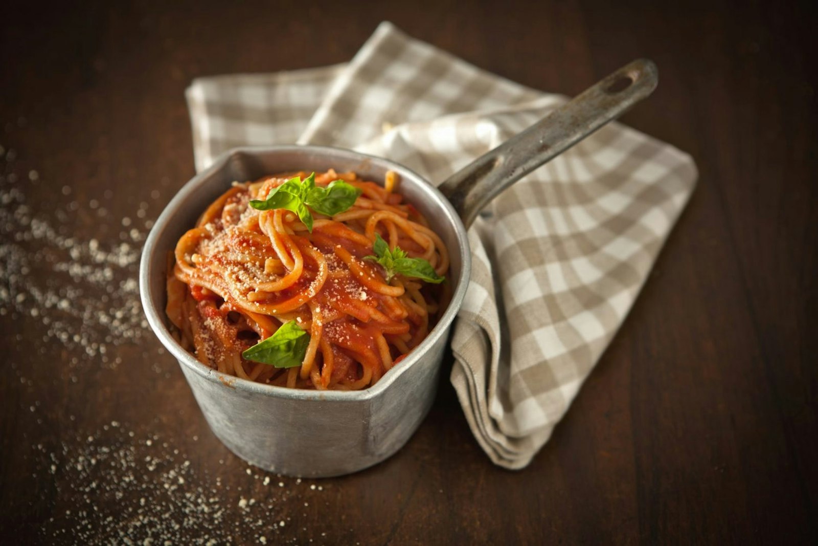 One Pot Spelt Spaghetti with Cherry Tomatoes and Basil - San Remo