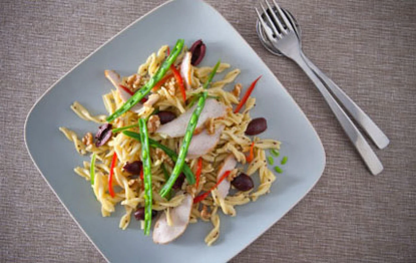 Spirals with Chicken and Capsicum Salad - San Remo