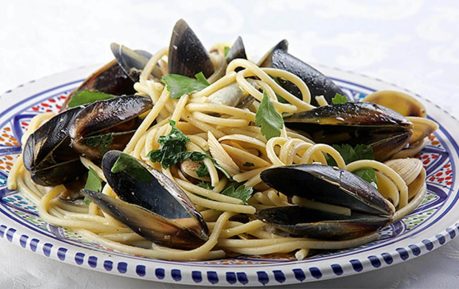 » Tubular Spaghetti with Seafood and Anchovy Butter